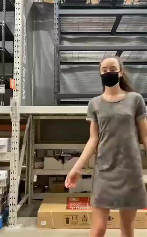 Flashing In A Few Stores Thisvid Com