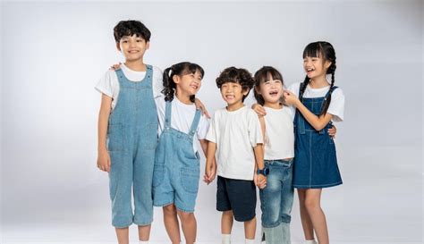 귀여운 어린이 사진 무료 고품질 사진 다운로드 Freepik