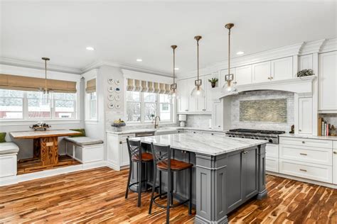 Island Seating Ideas For A Balance Of Comfort And Practicality