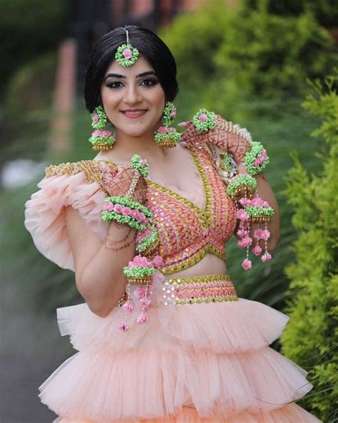 V Neck Blouse Designs To Elevate Your Wardrobe Baggout