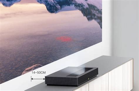 Xiaomi представила лазерный 4K-проектор, который можно ставить вплотную ...