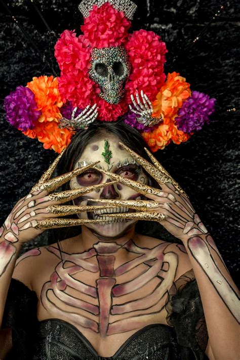 Costume De Catrina Inspiré Du Día De Los Muertos · Photo Gratuite