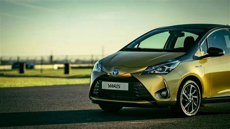 Uks Average Car Age Hits Record High Toyota Yaris Tops Reliability