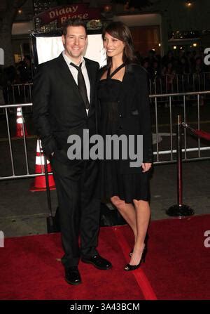 Ed Burns Christy Turlington Los Angeles Premiere Of 27 Dresses At