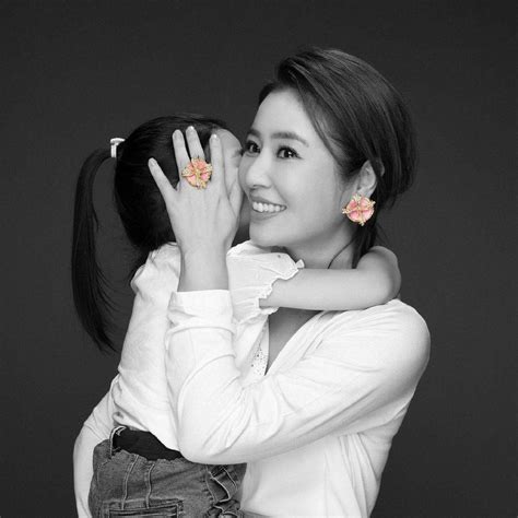 林心如ella刘若英齐力做公益 携孩子拍慈善摄影展 搜狐大视野 搜狐新闻