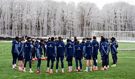 Bitterer Start Hsv Profi Baldé Erst Verletzt Und Dann Noch Krank Mopo
