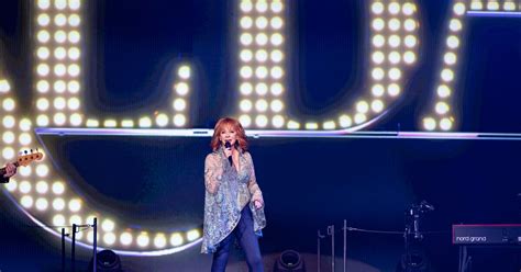 Reba Mcentire 2023 Tour Concert Recap And Review What Happened