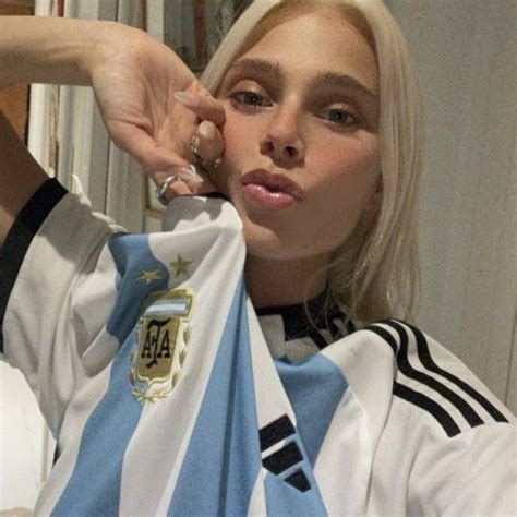 Valentina Zenere ☆ Âmbar Fotos Sou Luna