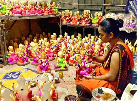 Nagpur Artist Giving Final Touch To The Idols Of Goddess Laxmi