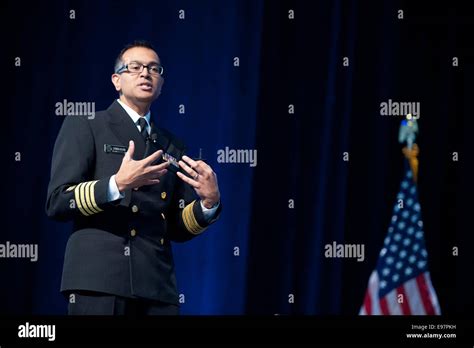 Manhattan New York Usa 21st Oct 2014 Usphs Capt Dr Arjun