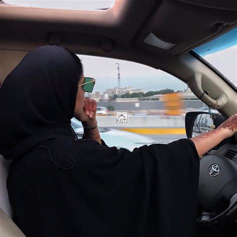 ‏ابتساماتك توديني بعيييد Moda Donna Foto Moda