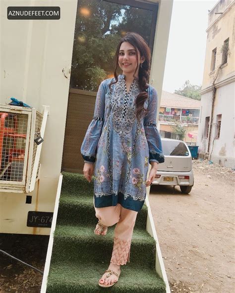 Madeeha Hassan Feet Aznudefeet