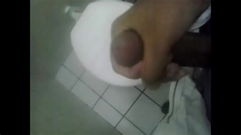 Tarado Batendo Uma Punheta No Shopping Xvideos Com