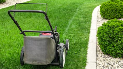 5 Common Lawnmower Maintenance Problems – M&K Outdoor Products