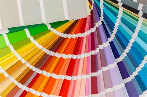 배경의 색상 팔레트 색상 팔레트 가이드 무지개 색깔의 종이 카탈로그 창조적인 팔레트 유행하는 색상의 샘플 색상 견본 장식 및 인테리어 디자이너 0명에 대한 스톡 사진 및