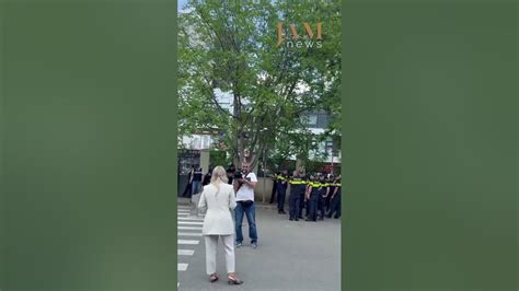 თბილისის საქალაქო სასამართლოს ეზო მიმდებარე ქუჩები სავსეა პოლიციით ეზოში გულშემატკივრებს არ