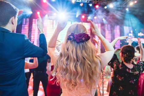 How To Plan A School Dance And 10 Prom Theme Ideas