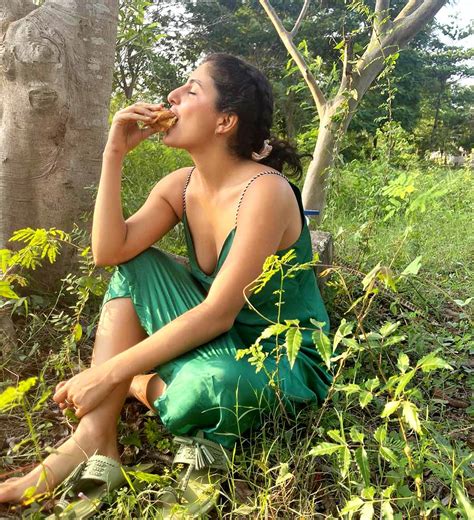 Free Spirited Beach Gal Isha Talwar Get Ahead