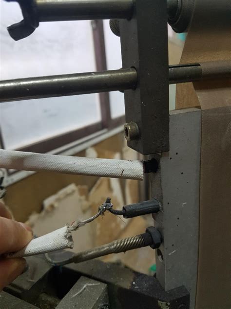 As문의 하이샤시용접기 열판 Ac 전선 단락 확인 후 자가 수리하여 차단기 떨어지는 현상 문의 Pvc창호용접기 열판 수리 네이버 블로그