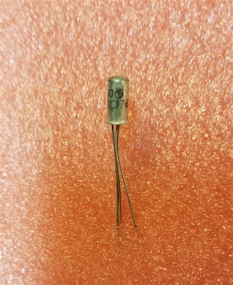 ☑ Germanium Transistor Fuzz Face
