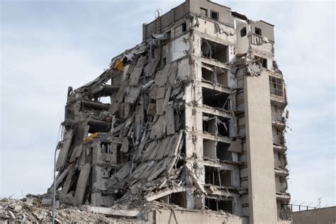 31876 Collapse Building Structures Royalty Free Photos And Stock