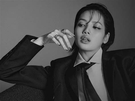 Gaya Lisa Blackpink Jadi Ceo Lloud Tampil Boyish Pakai Jas Rp 14 Juta