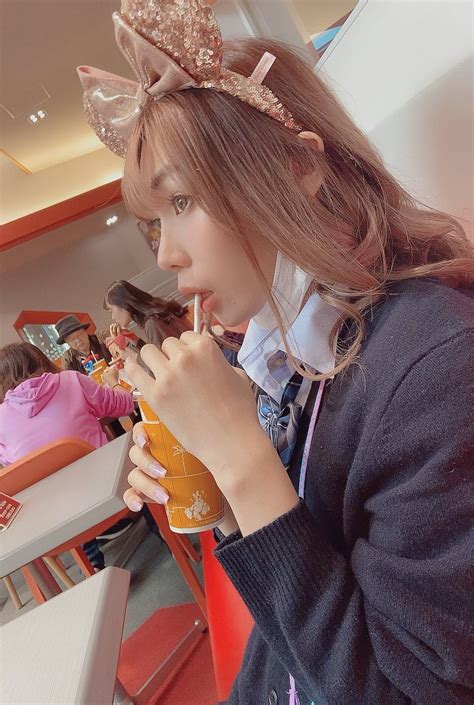 かれん on Twitter 高額でおじ様にパンツ売ってそうなJKだねって言われた