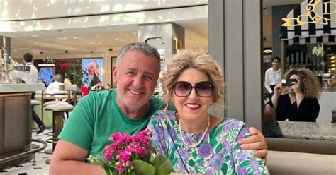 Pesë muaj pa ty Agron Llakaj bën dedikimin prekës për bashkëshorten e ndjerë Endemi në