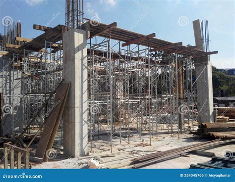 Metal Scaffolding Was Used As A Temporary Structure To Support Slab