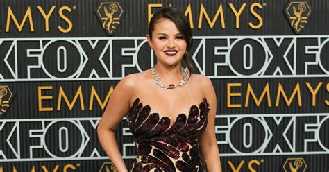 Selena Gomez Wears Sheer Oscar de la Renta to the '2023' Emmys - Fashionista