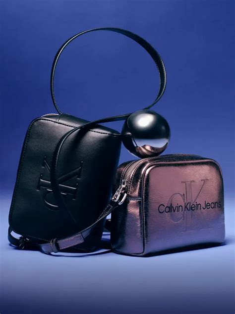 Damenmode, -Bekleidung und -Accessoires | Calvin Klein®