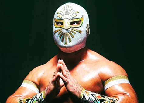 Místico Regresa A Los Estados Unidos Con Aew Que Le Abre Las Puertas