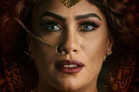 مسألة حياة أو موت هند صبرى تروج لـ الفيل الأزرق 2