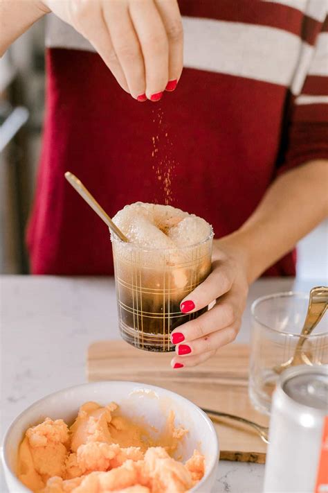 Treat Yourself A Diet Coke Float Recipe Thats So Yummy