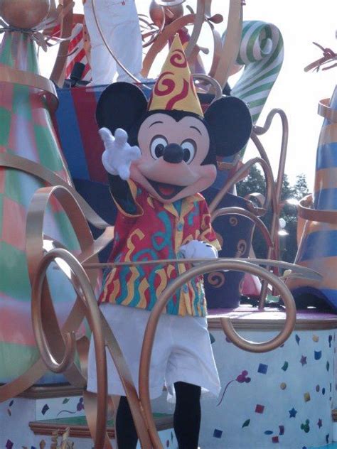 Mickey Mouse Waving Disney Pictures Mickey Mouse Mickey