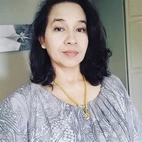 Eat Here วิธีทำ 1 ใส่เนยลงไปผัดจนเนยละลาย 2 ใส่กระเทียมลงไป 3 ใส่โรสแมรี่ลงไป 4 ผัดจนกระเทียม