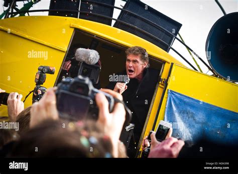 David Hasselhoff Besucht Berlin Im Jahr 2013 Auf Den Abriss Eines Teils