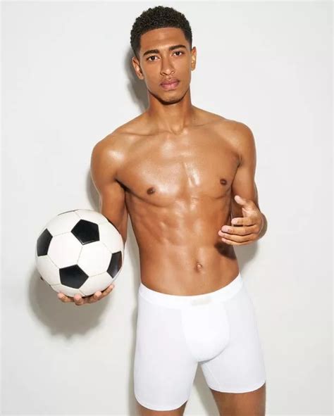 Model Couple Jude Bellinghams Girlfriend Strips Off For Underwear