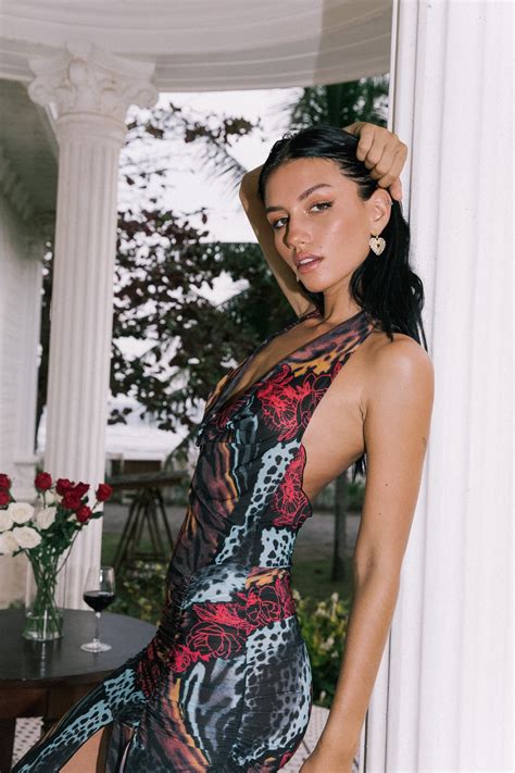 Dresses Indah Clothing