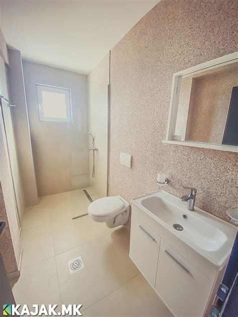 Вила во Пештани со поглед кон езеро Kajak Mk