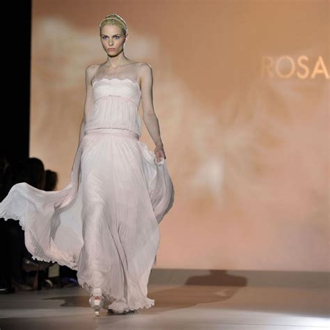 Doesnt Andrej Pejic Look Lovely In This Wedding Dress