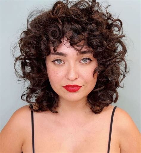 24 Stunning Curly Hairstyles For Round Faces In 2025 Hair Style Talk