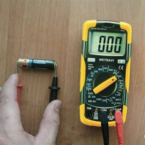 Xb 30 Metravi Handheld Digital Multimeter At ₹ 1000 Piece हाथ मे पकड़ने वाला डिजिटल मल्टीमीटर