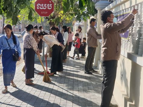 លោកស្រី យឹម ភារី អនុប្រធានមន្ទីរ និងលោកស្រី អន សារី អនុប្រធានមន្ទីរ បានដឹកនាំមន្ត្រី