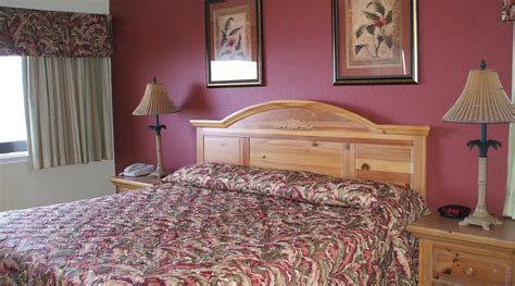 Sand Pebble Resort Prices And Condominium Reviews Treasure Island Florida
