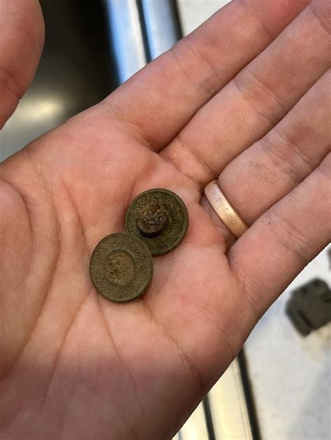 buttons found while metal detecting help with identification r