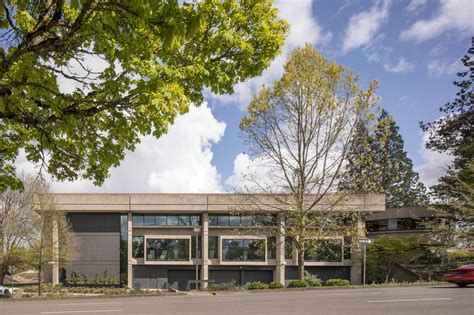 Hacker Overhauls Fortress Like Brutalist Library In Oregon