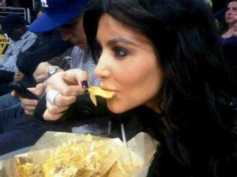 Celebrities Caught Eating In Public Amazing Pictures Inspiring