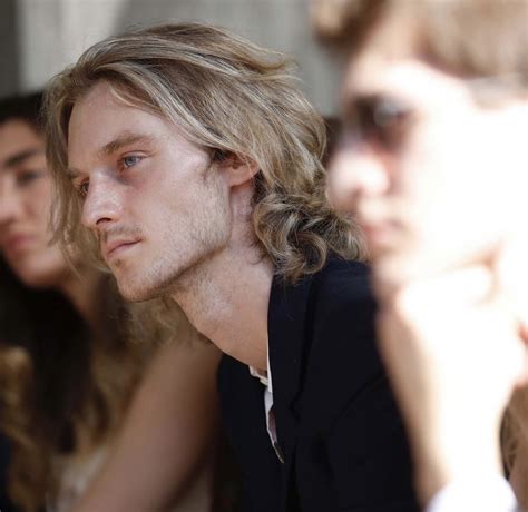 Ok ქართველი მსახიობი ლუკა ჩიქოვანი დევიდ ბოუის როლს შეასრულებს Ok Magazine