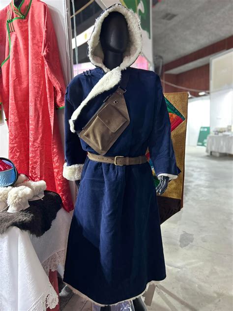 Арьсан урлал 🇲🇳🐏🎉Мөсний баярт ийм дээл өмсөнө 😍☺️ Facebook